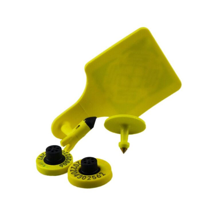 Customized Livestock UHF RFID Tags in Cattle for Tracking