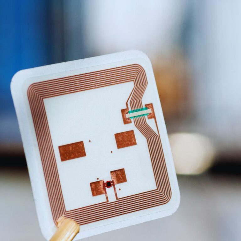 What is The Difference Between UHF RFID and HF RFID